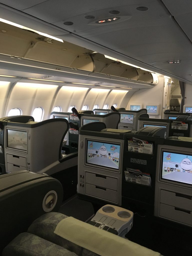 エバー航空BR105便 福岡発台湾桃園行 ビジネスクラスレポート（おまけで、BR180便レポ付） | フカフカブログ